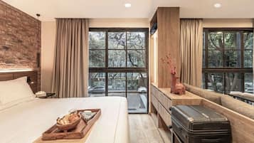 Apartamento Premium | Casa de banho | Um polibã, um secador de cabelo, toalhas fornecidas, sabão