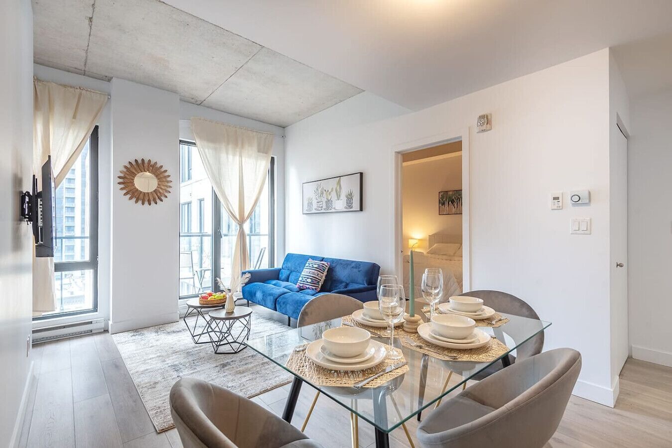 Square Victoria - Balcony View & Free Parking - LaSalle