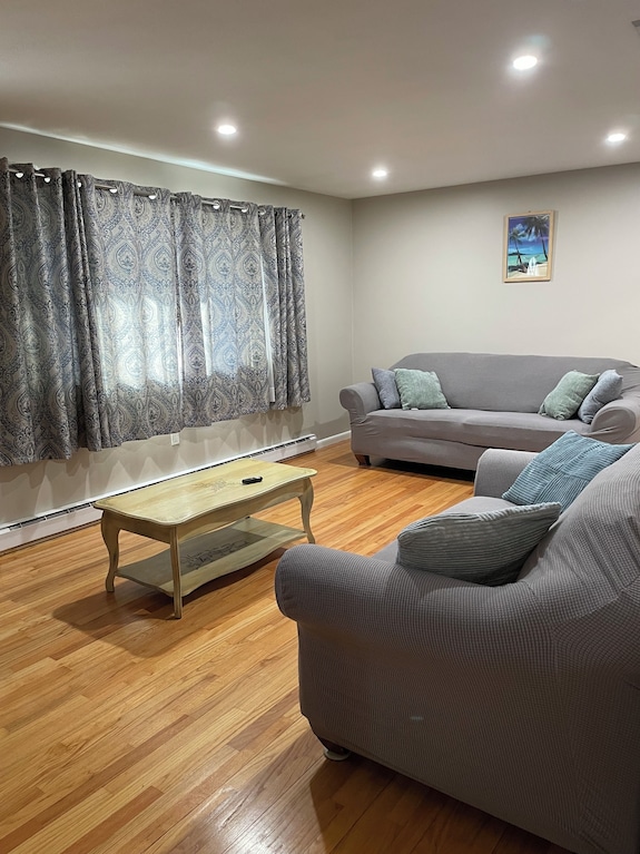 Charming 2-bedroom House With Ac In Wolcott Perfect For Relaxing - Waterbury, CT