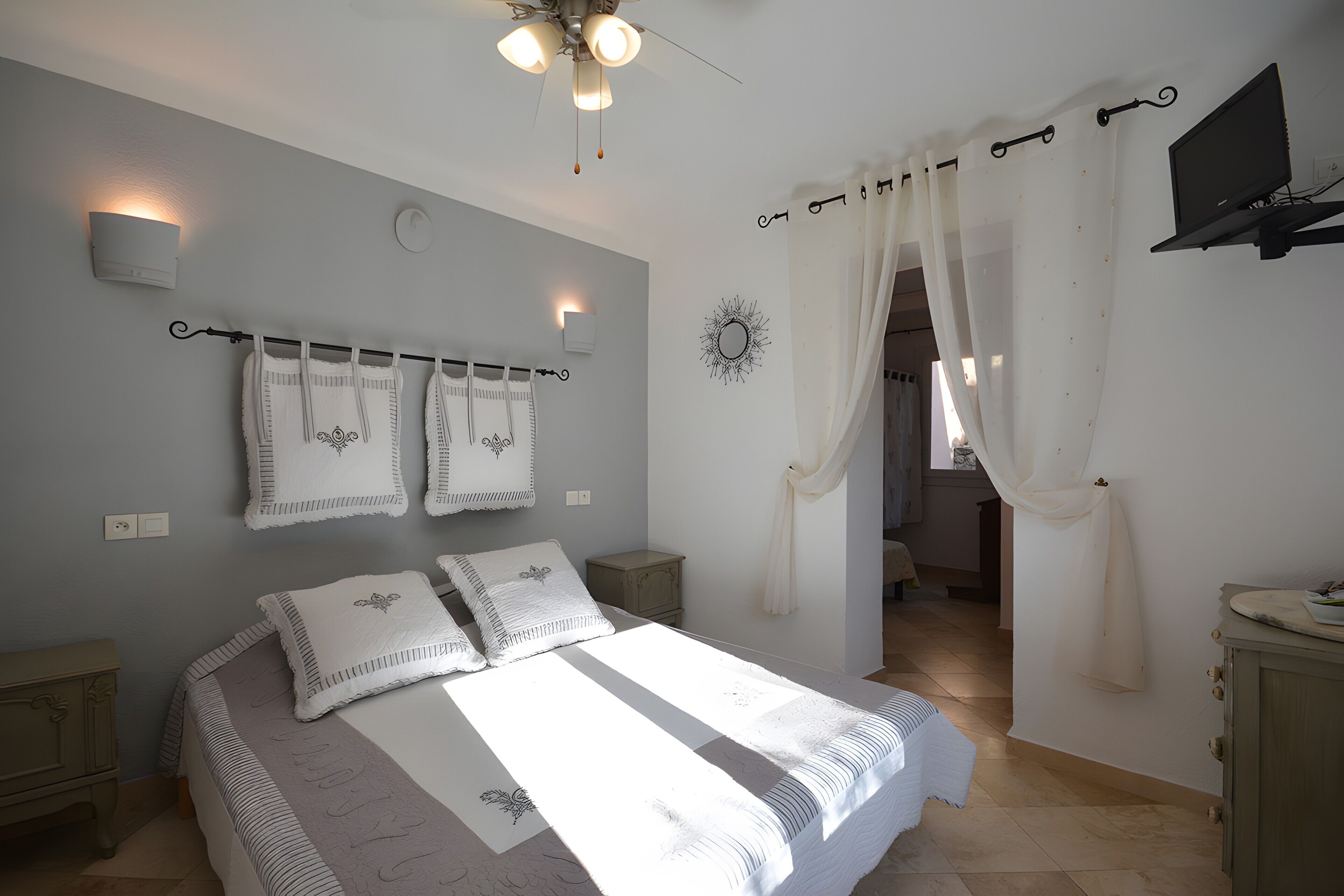 Lavender Room Guest Room With Shared Pool, Garden, And Wi-fi - Bédoin