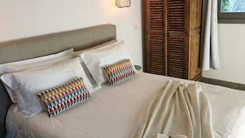 Apartamento Deluxe, vista para o jardim | Quartos insonorizados, ferro/tábua de engomar, Wi-fi grátis