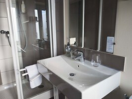 Quarto casal standard de uso individual | Banheiro