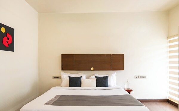 Alaya Stays Glass River 4 Bhk Villa - Cochin