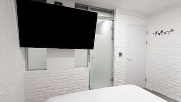 Quarto Duplo Standard, 1 cama king-size, Vista para a cidade | Secretária, secretária adequada para computadores portáteis