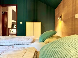 Casa | 2 quartos, com mobília individualizada