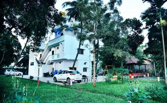 Quarto triplo família, vista para o rio | Fachada