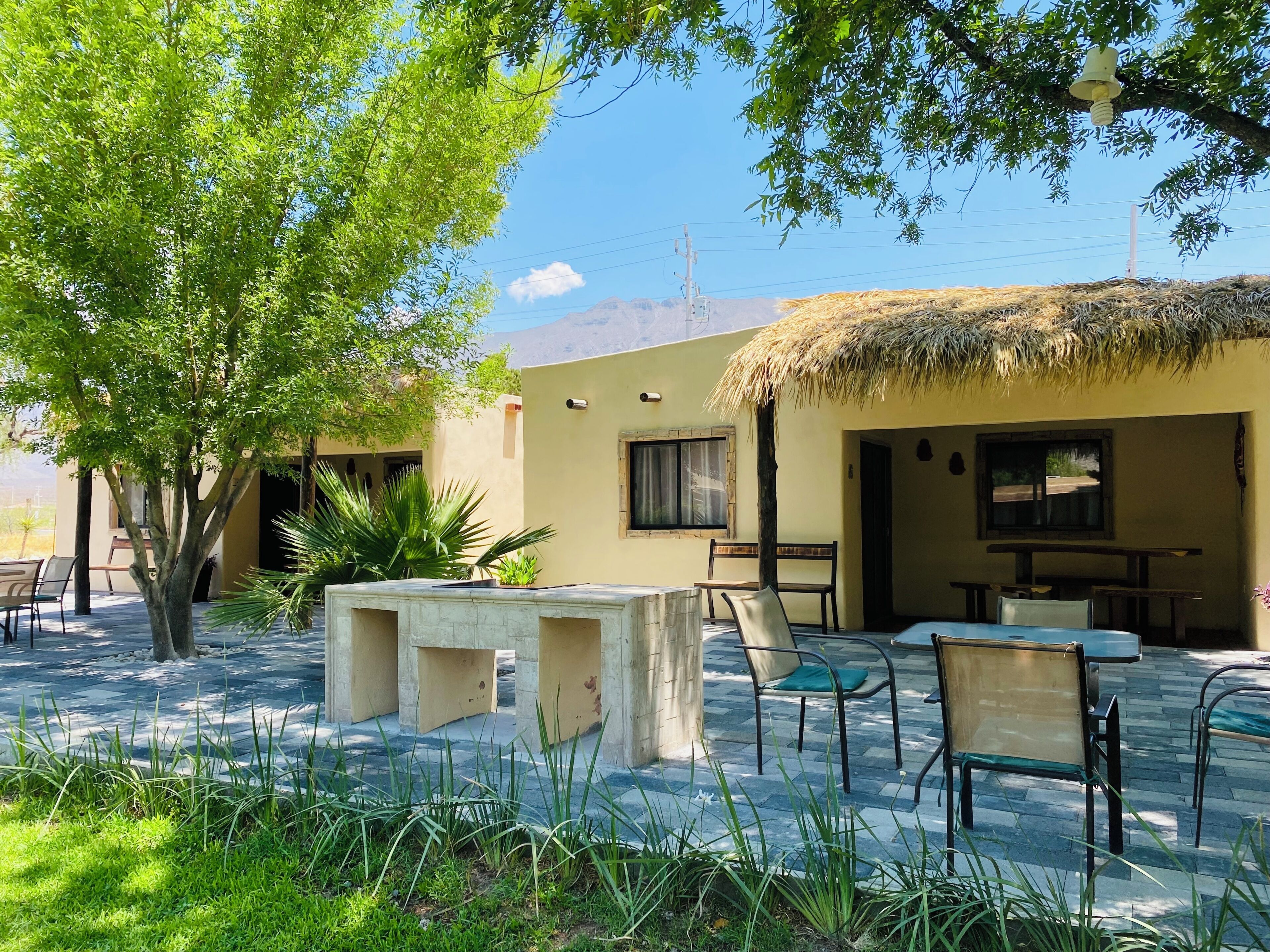 Bungalow Comfort, vista para o jardim | Refeições ao ar livre