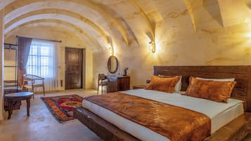 Quarto tradicional | Roupas de cama premium, frigobar (abastecido com alguns itens grátis)