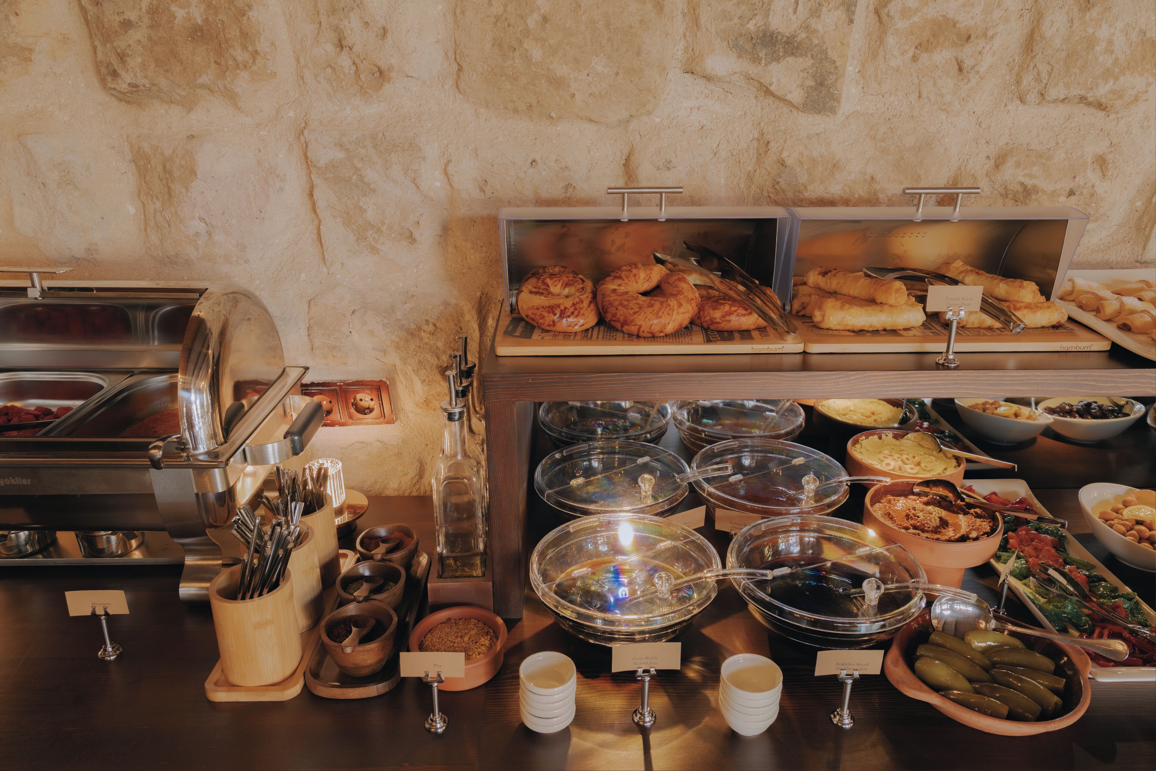 Pequeno-almoço tipo buffet diário incluído 