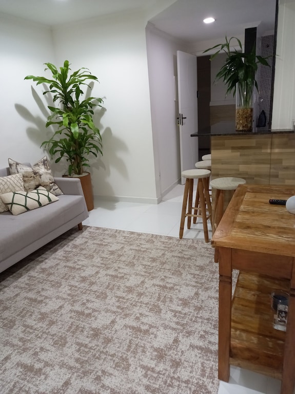 Copacabana, Low Location, With 2 Bedrooms For Up To 6 People. - Copacabana