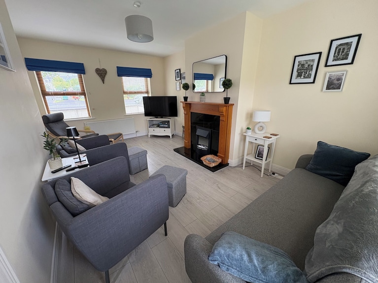 Charming 3-bedroom House In Coolaney Perfect For Relaxing Stays - Sligo