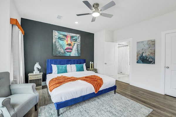 Luxe 3 Br W/ Garage + Patio, 5 Min Nrg & Med Ctr - Houston, TX