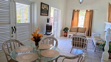 Villa, 2 quartos, vista para o jardim | Sala de jantar