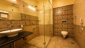 Quarto luxo | Cofres nos quartos, individualmente decorados, escrivaninha