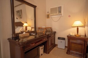 Suite Deluxe, vista para a piscina | Interior