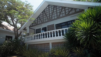 Suite Deluxe, vista para a piscina | Exterior