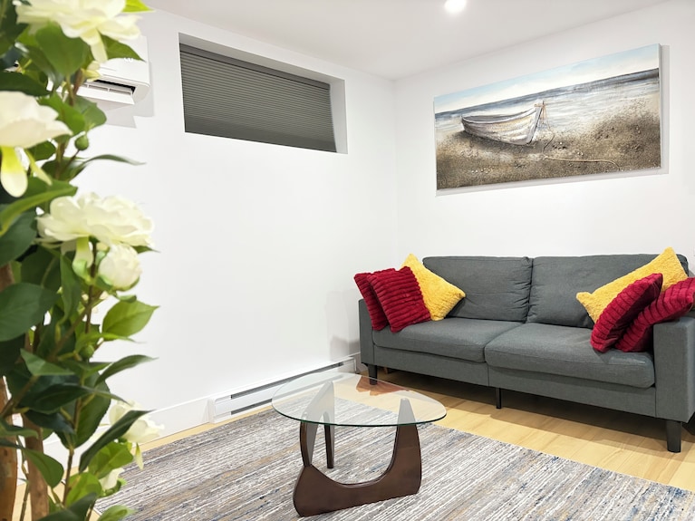 Luxury 1 Bedroom Suite | Near Ymca & Mountain Rd - Moncton