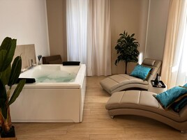 Quarto Duplo Deluxe, varanda, Vista para a cidade | Interior
