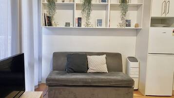 Apartamento, 1 quarto, acessível | Sala