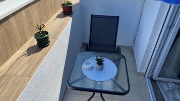 Quarto Duplo Económico, Vista para a cidade | Terrenos do alojamento