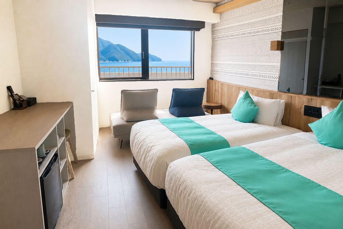 Quarto Twin Standard, vista para o oceano (Western-style modern, 25sqm) | Secretária, Wi-fi grátis, roupa de cama fornecida