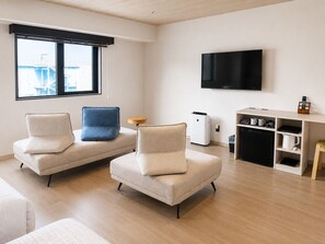 Quarto triplo standard, vista para o oceano (Western Modern Triple Room, 40sqm)