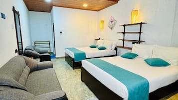 Quarto triplo família, sacada, vista para a montanha | Parte interna