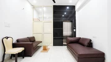 Área de estar no saguão