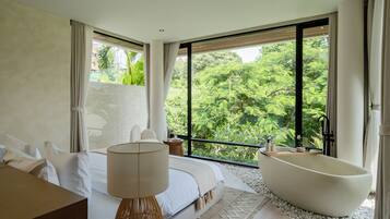 Villa Superior, 2 quartos, varanda, vista para o pátio | Cofre no quarto, secretária, quartos insonorizados