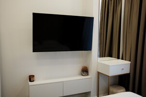 Quarto casal família, vista para o mar | Cofres nos quartos, cortinas blackout, ferros/tábuas de passar roupa