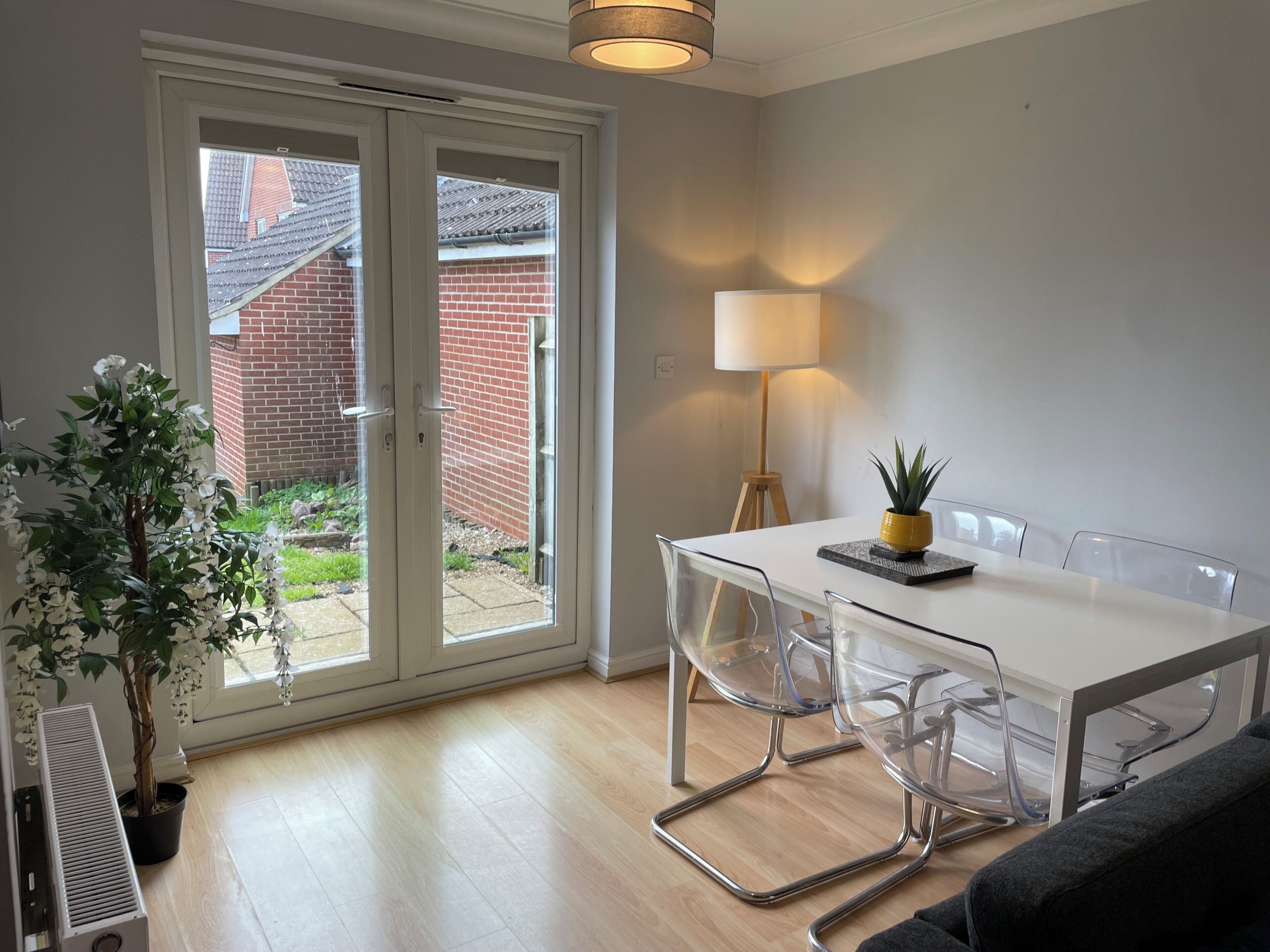 Stylish Contractor House 2x Parking Garden Wi-fi, 3 Double Rooms 1 X Ensuite - Chelmsford