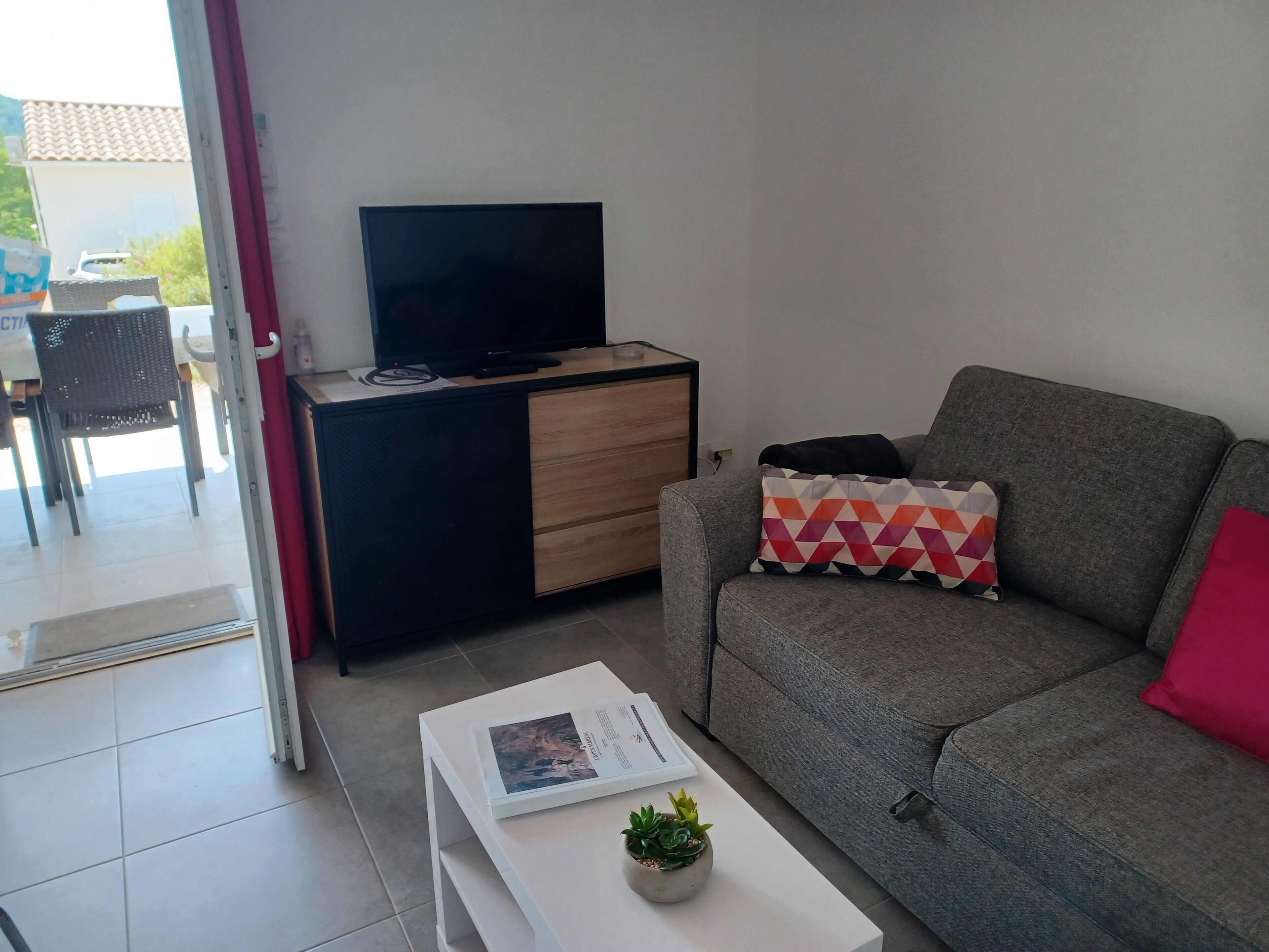 Appartement « Résidence Château Saint Martin » Avec Balcon, Wi-fi Et Climatisation - Saint-Martin-d'Ardèche