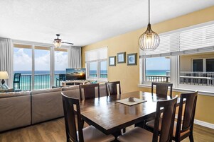 Apartamento em Condomínio Fechado, várias camas (Summerwind Center 504) | Restaurantes