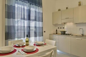 Apartamento, 1 quarto | Restaurantes