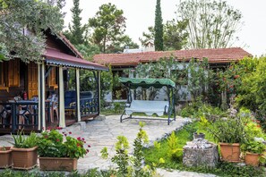 Casa Familiar, 2 quartos, vista parcial para o mar | Terraço/pátio interior