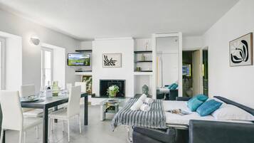 Apartamento Standard, 3 quartos, 2 casas de banho (Charm Apartments Lake View in) | 2 quartos