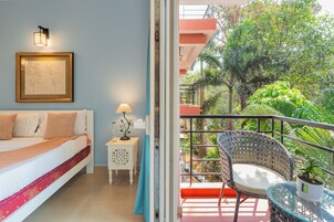 Vila luxo, sacada | Cofres nos quartos, ferros/tábuas de passar roupa, Wi-Fi de cortesia