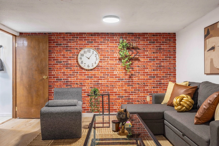 Modern 2br Basement Suite Walk To Light Rail Parking - Seattle, WA