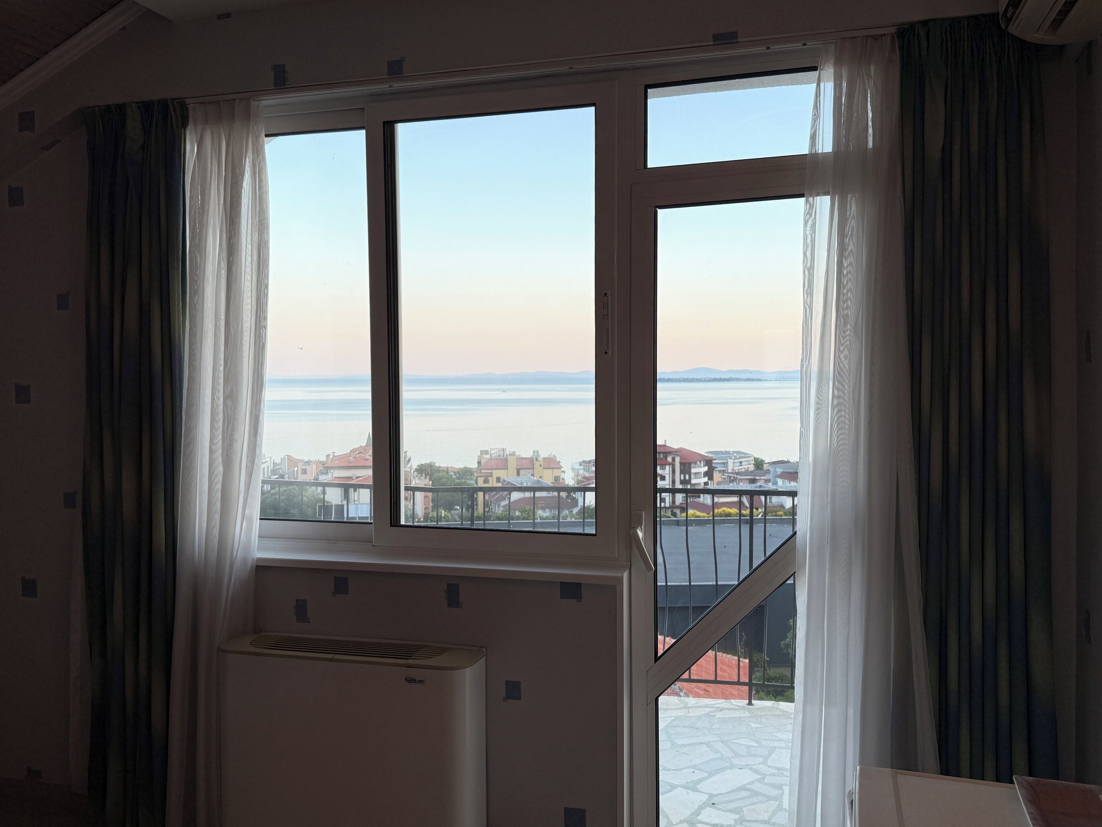 Quarto, sacada, vista para o oceano | Parte interna