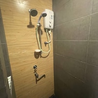 Quarto Quádruplo Familiar | Casa de banho
