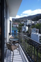 Estúdio superior, sacada, vista para a montanha | Área da propriedade