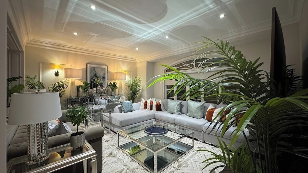 Richmond Hill Mansion | Ultimate Executive Retreat - Vaughan