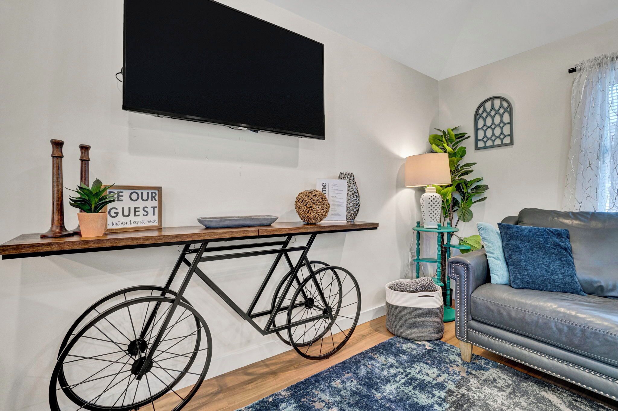 Pet-friendly Downtown Hville Home Near Blue Ridge Parkway, Hiking & Breweries! - Hendersonville, NC