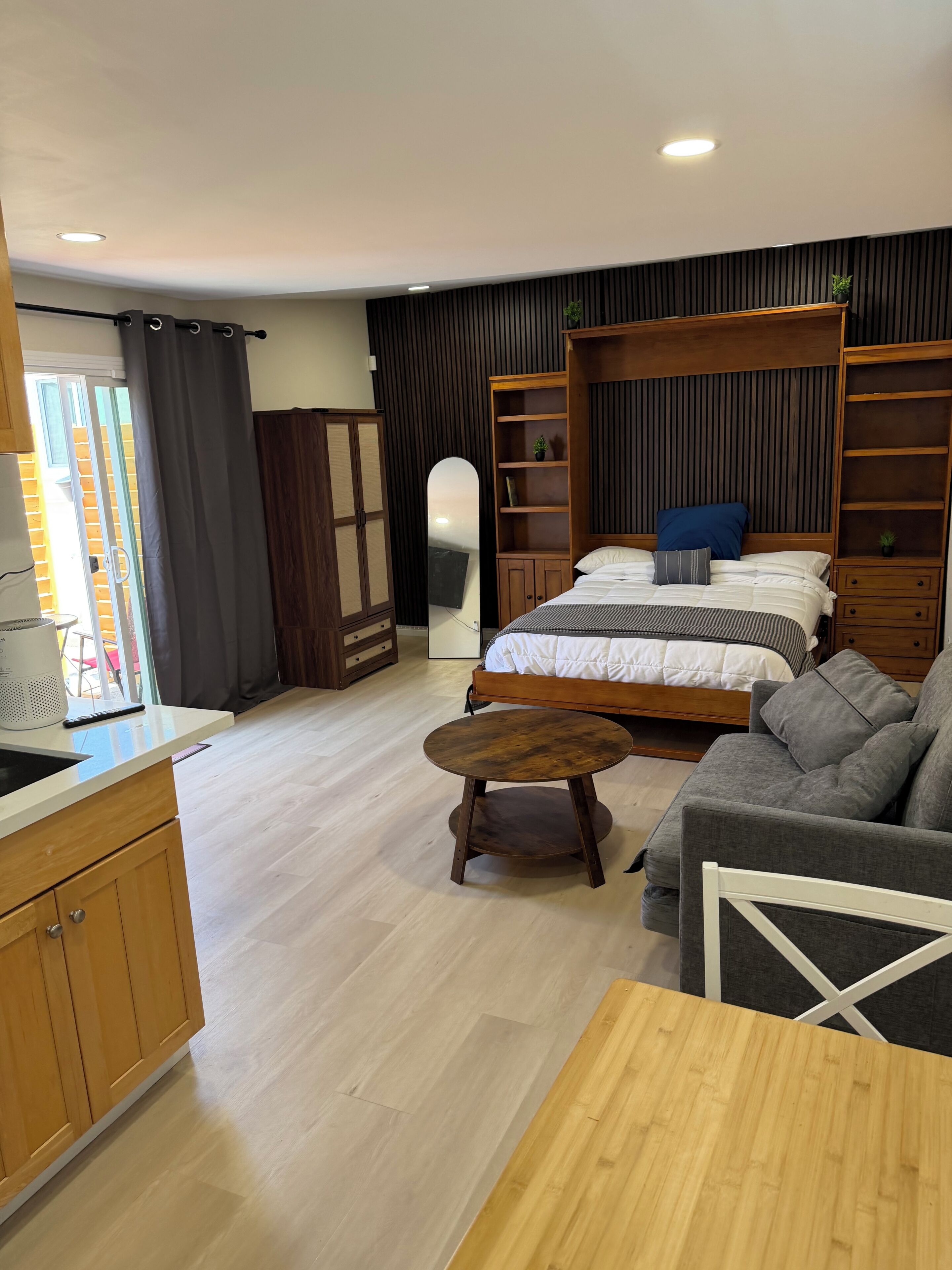 1 Month Minimum - Private Studio Unit In North Long Beach Neighborhood - Carson