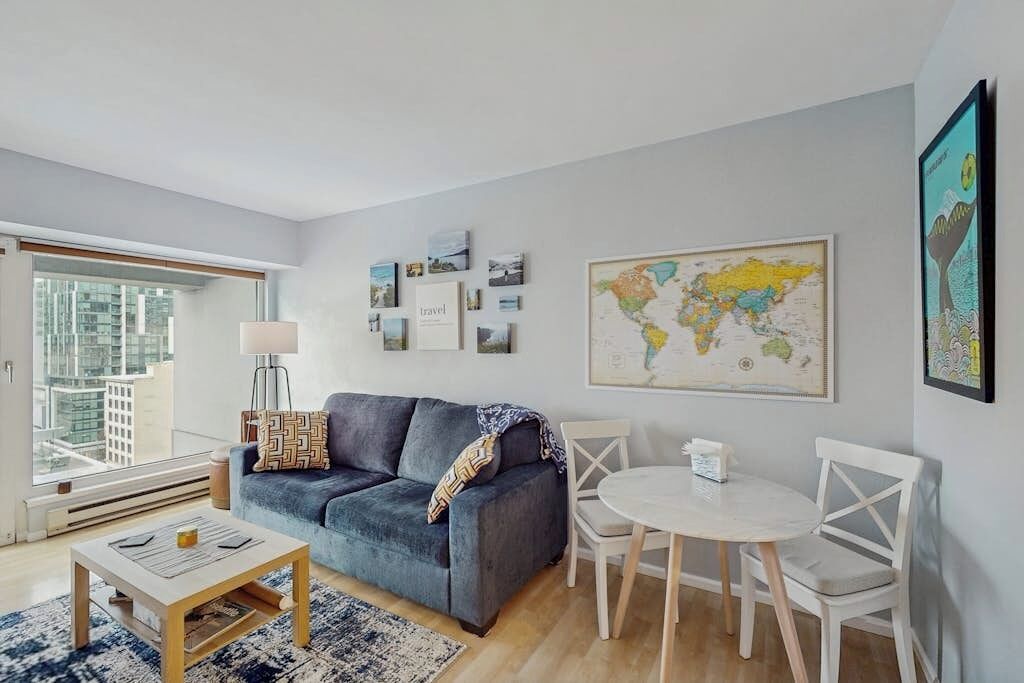 Newmark Condo Near Attractions With Heated Pool, Hot Tub, & Fitness Room - Harbor Island - Seattle