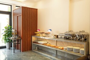 Pequeno-almoço tipo buffet diário incluído 