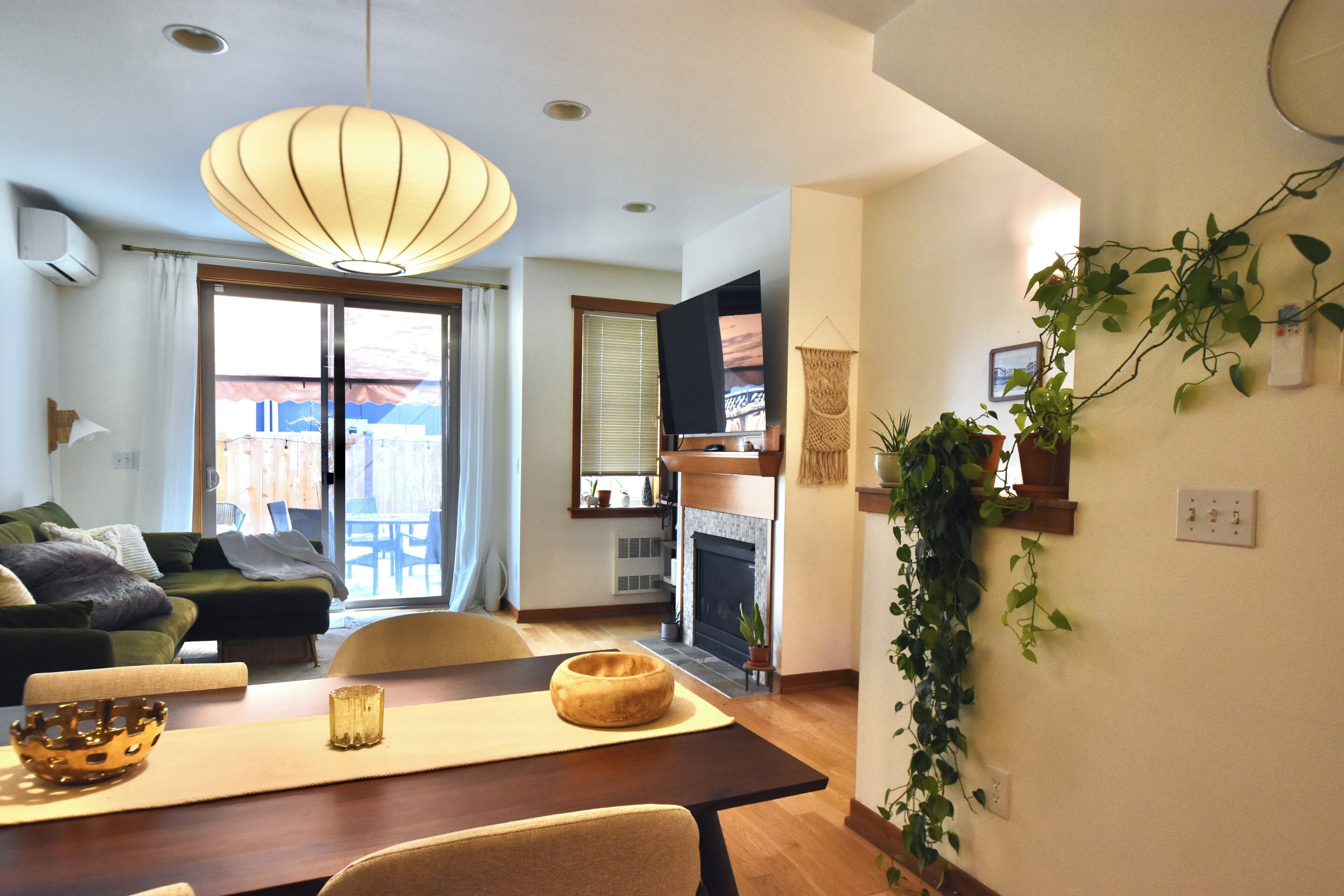 Walk To Space Needle & Climate Pledge 3bd, 3.5bath, 2 Patios, 2 Ev Parking, Ac - Seattle, WA