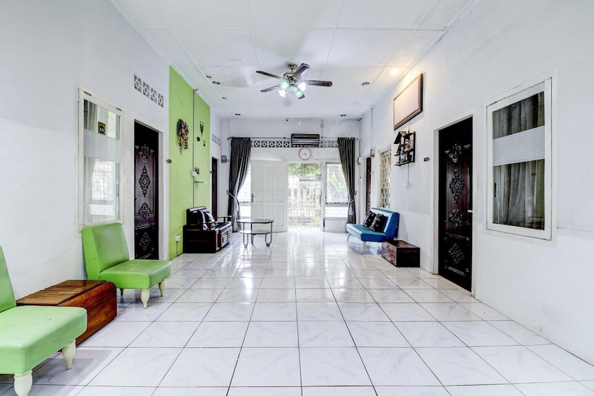 Stylish Double Suite Escape With Free Wifi - Padang