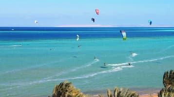 Praia particular, bar na praia