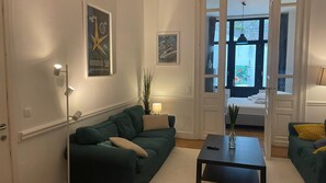Apartamento, 3 quartos, sacada | Sala de estar